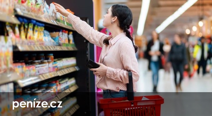 Sleva jen pro někoho. Komu řetězce nabízejí levnější nákup? | Peníze.cz