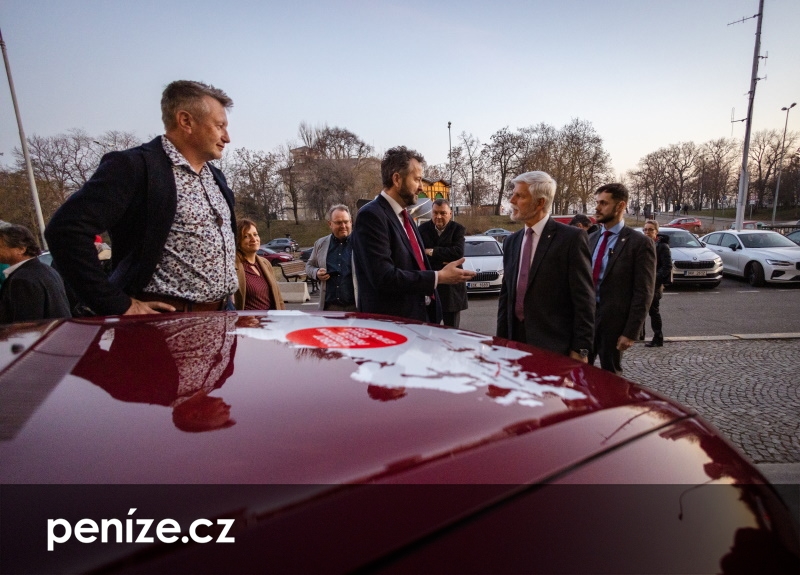 Prezident Pavel odstartuje ROBOT Expedici | Peníze.cz