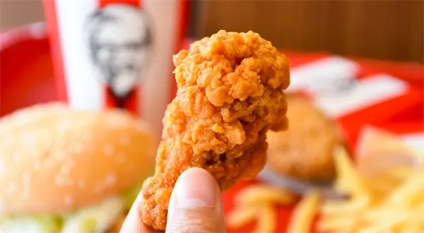 KFC došlo čerstvé maso a zelenina. Řetězec zavíral pobočky a krátil ...